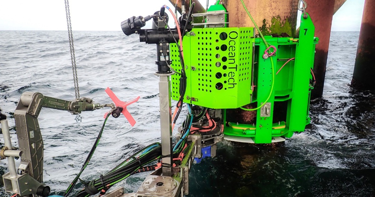 Subsea clamp design and installation: Tools and techniques